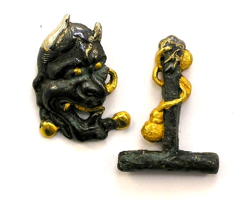 Available in Black Steel or Multi-plate (as displayed). Wak or Katana size.